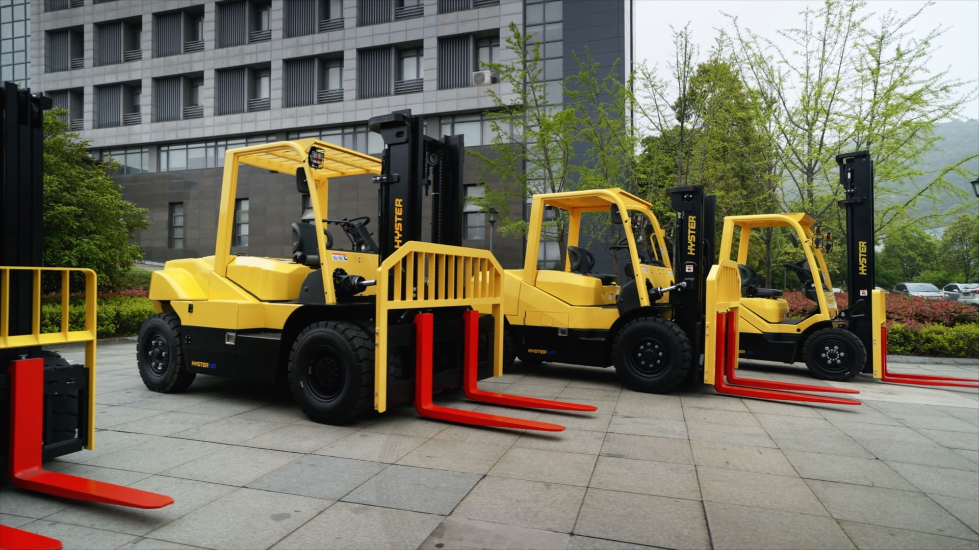 Ontdek De Complete Hyster XTLG Lithium-ion-serie - B-CLOSE